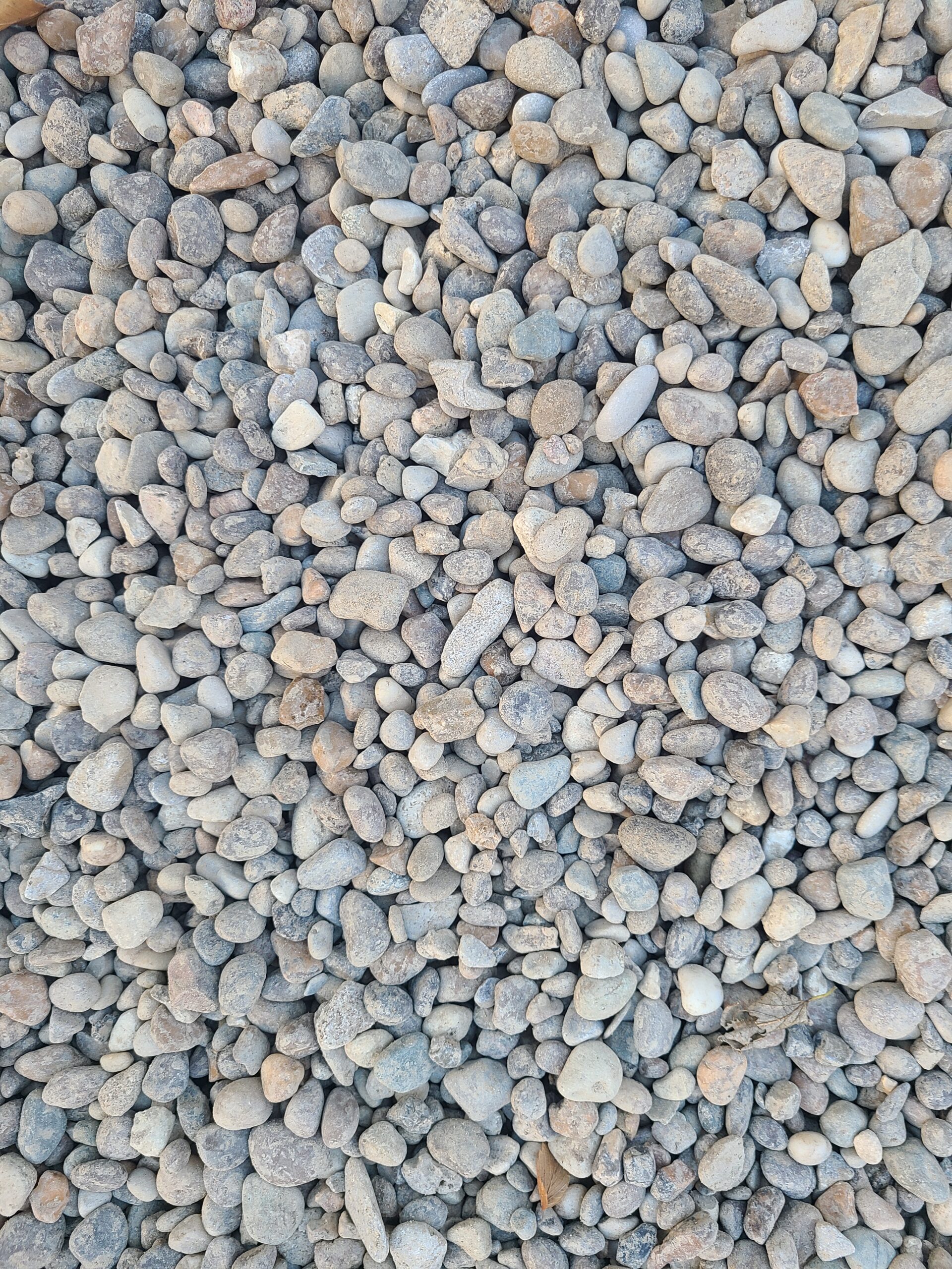 Small Pea Gravel (1 Cubic Yard) - Kentucky Lawn Care